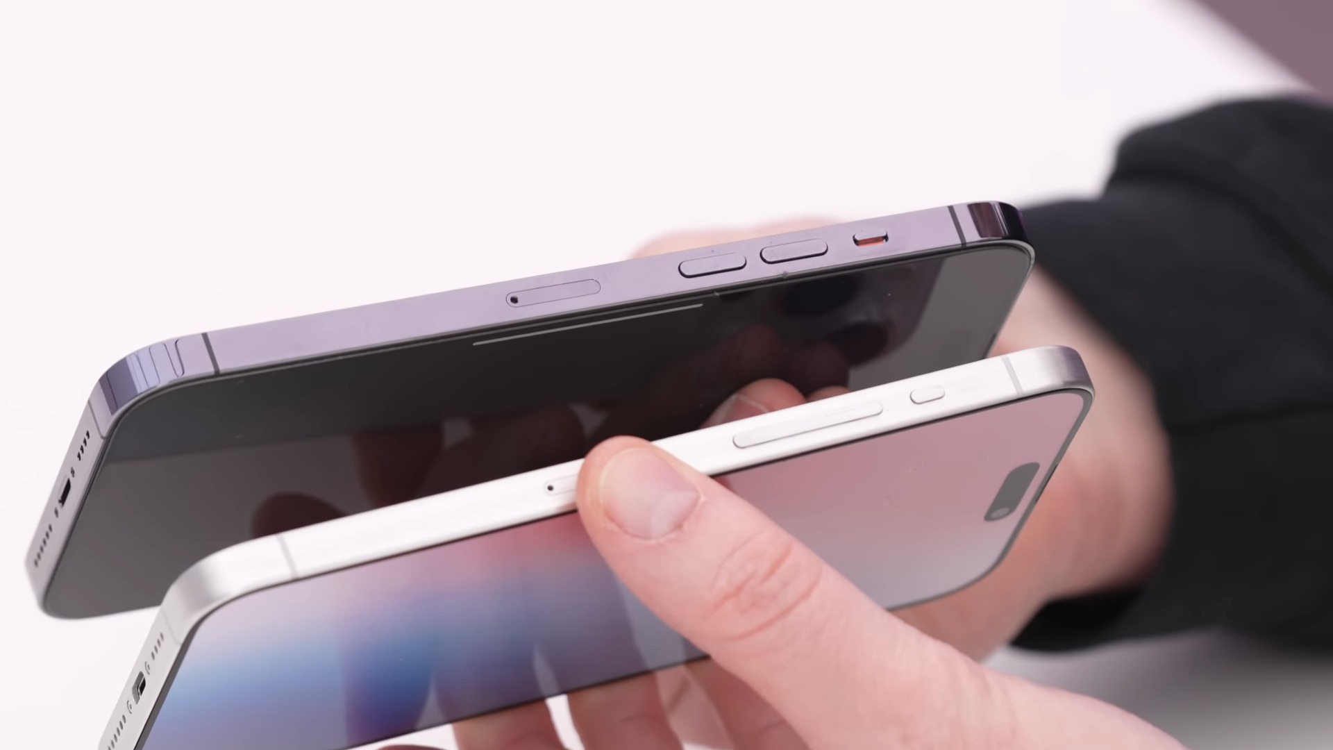 Az Unbox Therapy-től érkezik az első betekintés az iPhone 15 Ultra ...